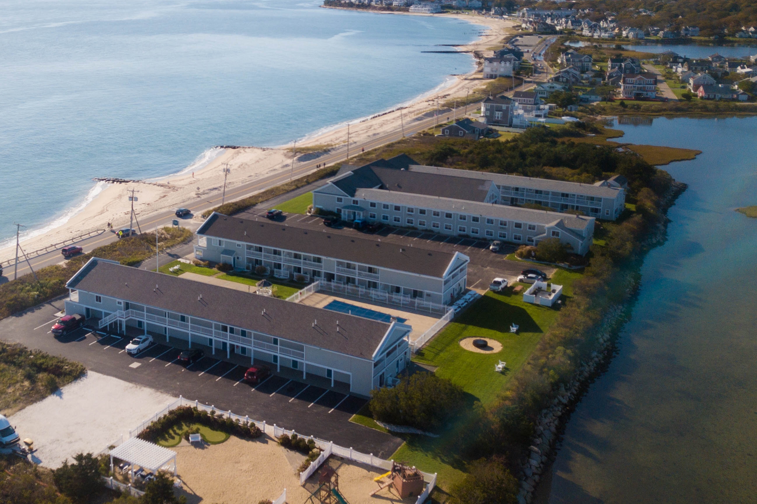 Surfside Resort, Falmouth, MA - InnSeason Resorts