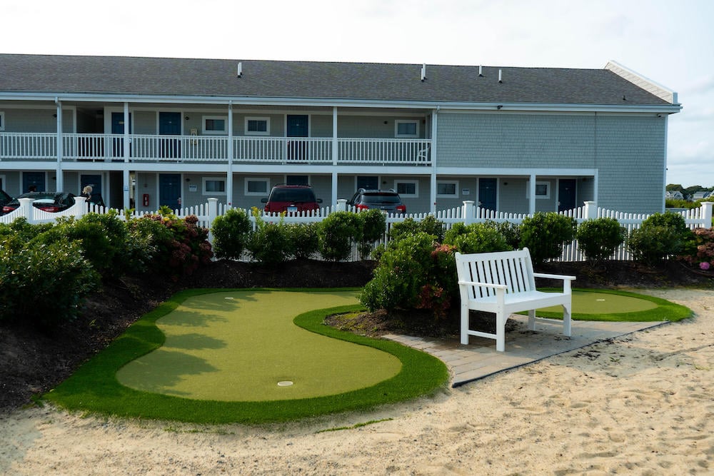 Surfside Resort, Falmouth, MA - InnSeason Resorts
